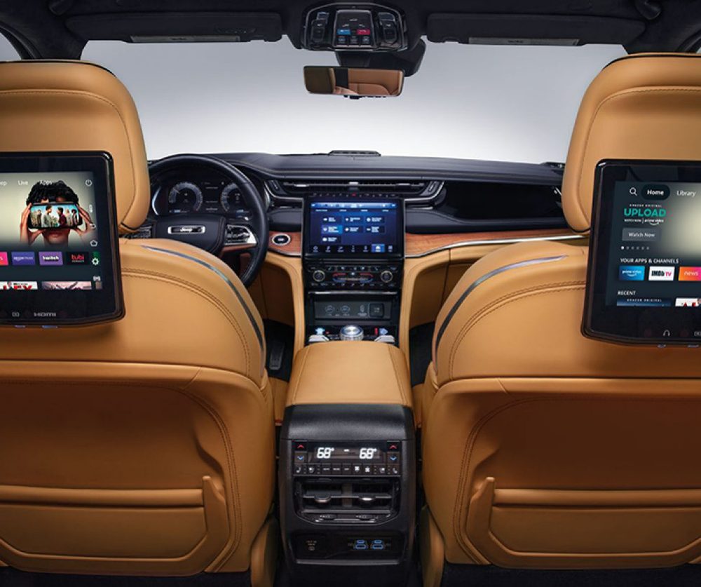 Jeep® Grand Cherokee Technology - Uconnect & Apple CarPlay